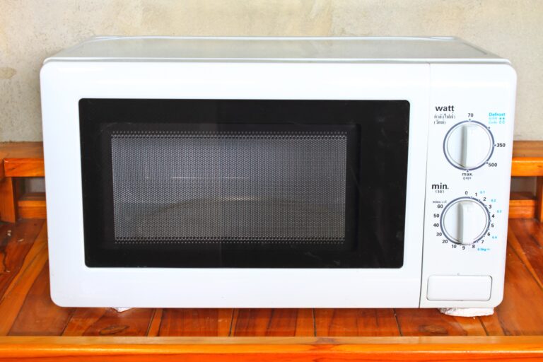 14 Gadgets From the 1960s That Were Revolutionary Back Then